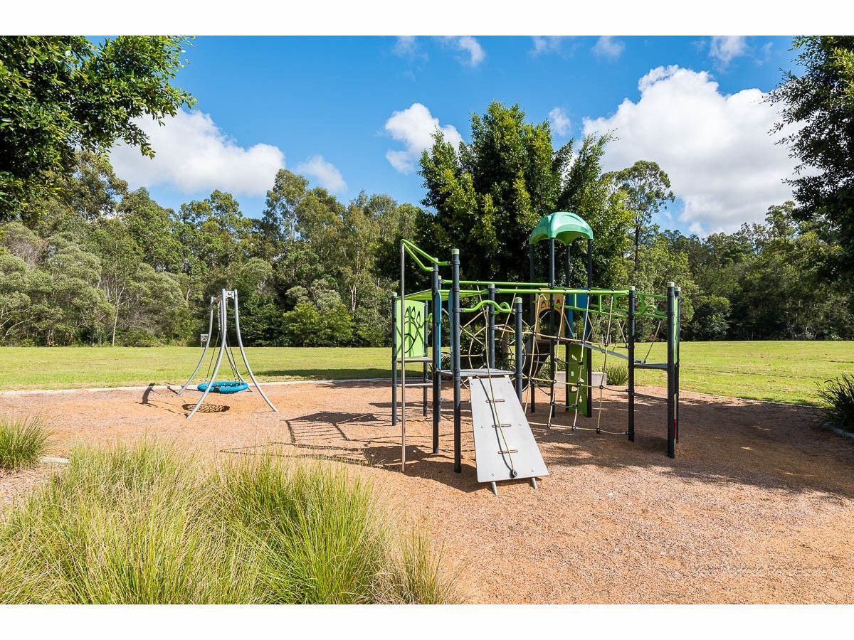 Real Estate For Sale - 11 Seanna Place - Brookwater , QLD