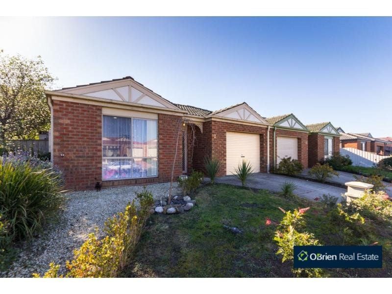 2 Armoy Close, Cranbourne East | OBrien Real Estate