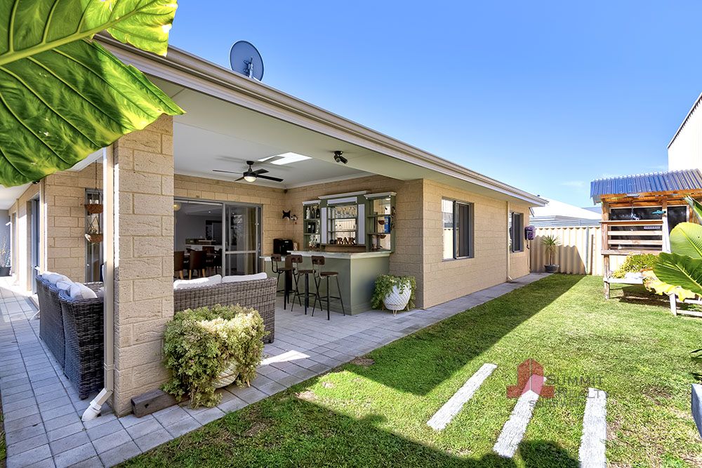 Real Estate For Sale - 5 Lenita Way - Dalyellup , WA