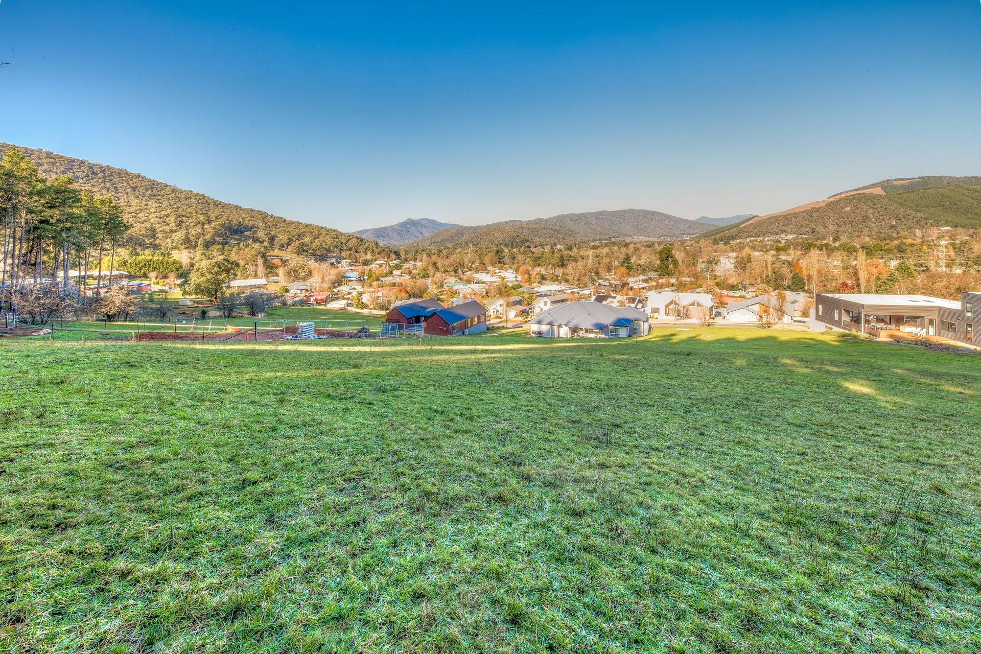 28 Mountain Mist Drive, Bright | Dickens Real Estate