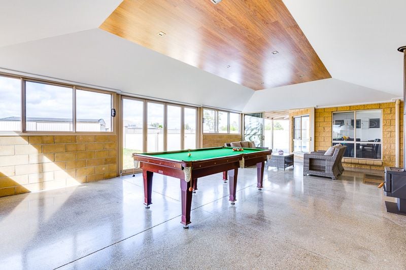 14 Ruxton Way, Hopetoun Park | Sweeney Estate Agents