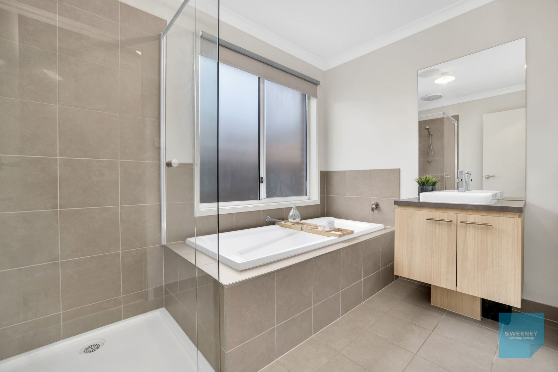 6 Annecy Boulevard, FRASER RISE | Sweeney Estate Agents