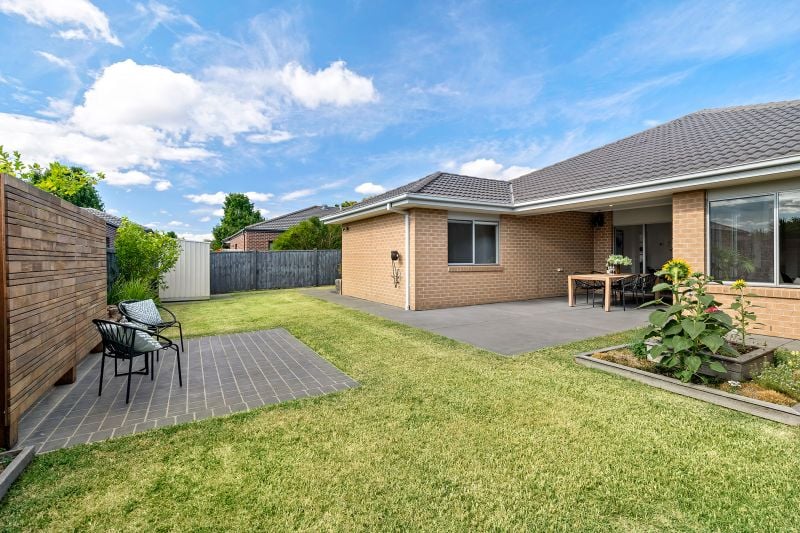 Real Estate For Sale - 4 Priory Way - Beveridge , VIC