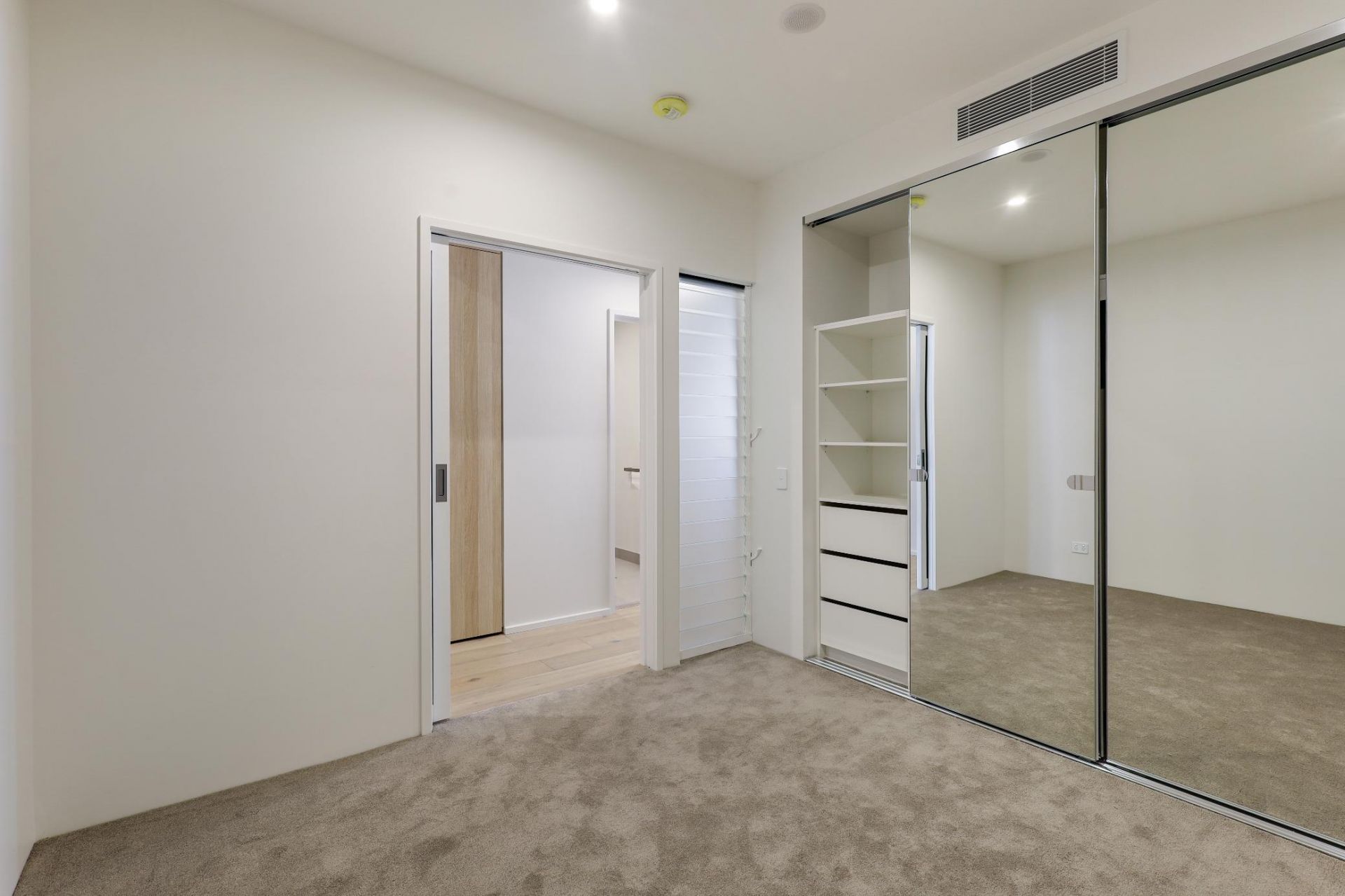 40203/11 Pidgeon Close, West End | Burlington Realty Pty Ltd