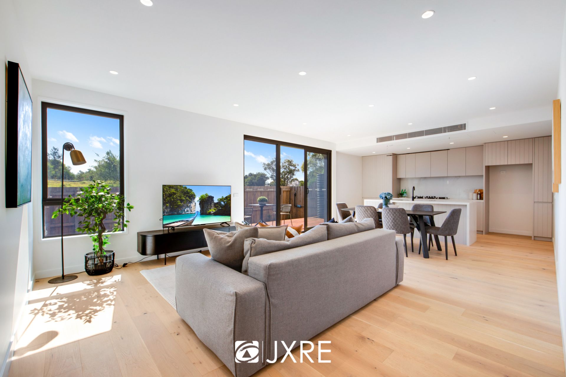 24 Amara Circuit, Oakleigh South | First National Clayton JXRE