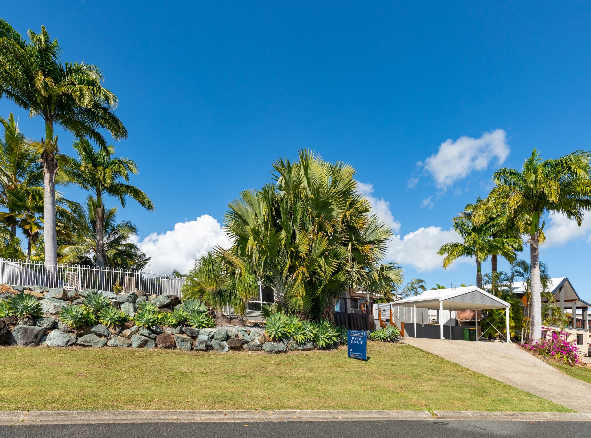 1 Whitehaven Cres, Cannonvale | Taylors Property Specialists