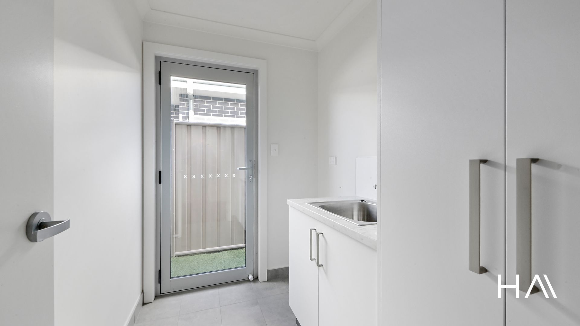 7/6 Olus Place, Newnham | Harrison Agents