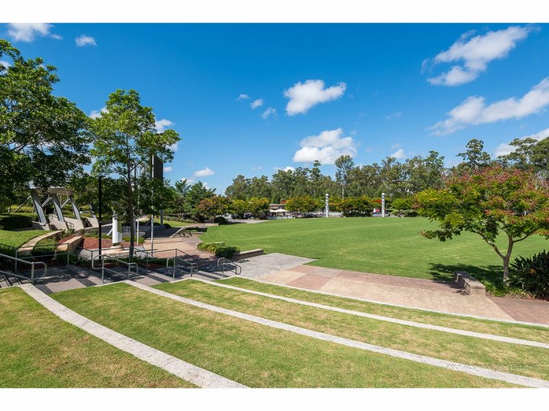 Real Estate For Sale - 11 Seanna Place - Brookwater , QLD