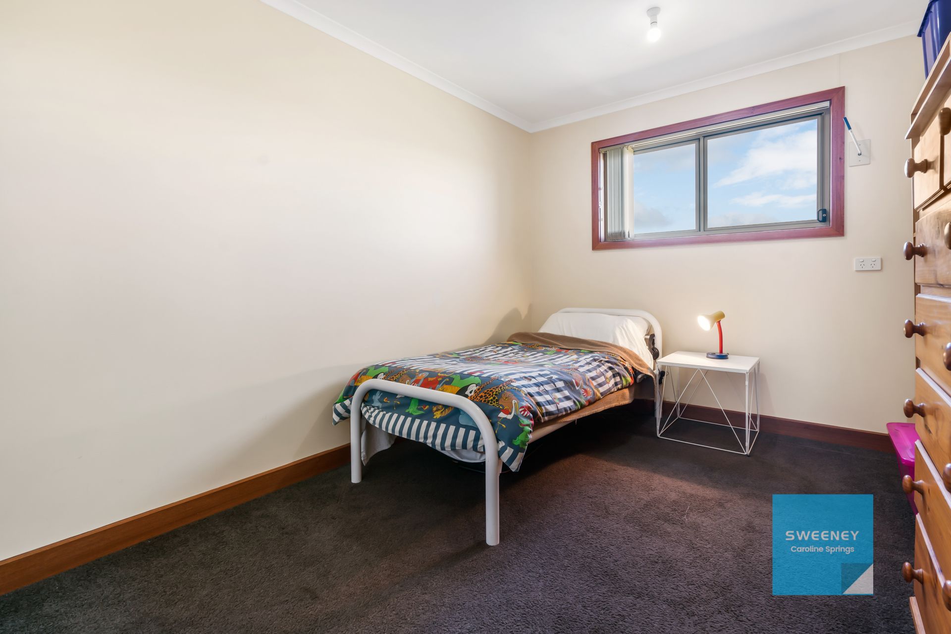 15 Gard Road, MOUNT COTTRELL | Sweeney Estate Agents