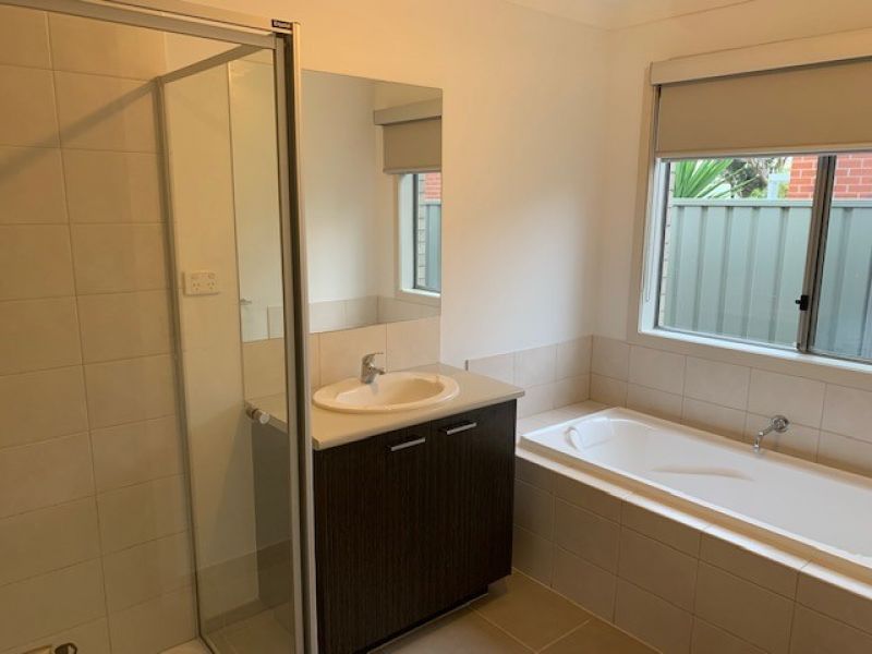 25 Stonehill Drive, Maddingley | Sweeney Estate Agents