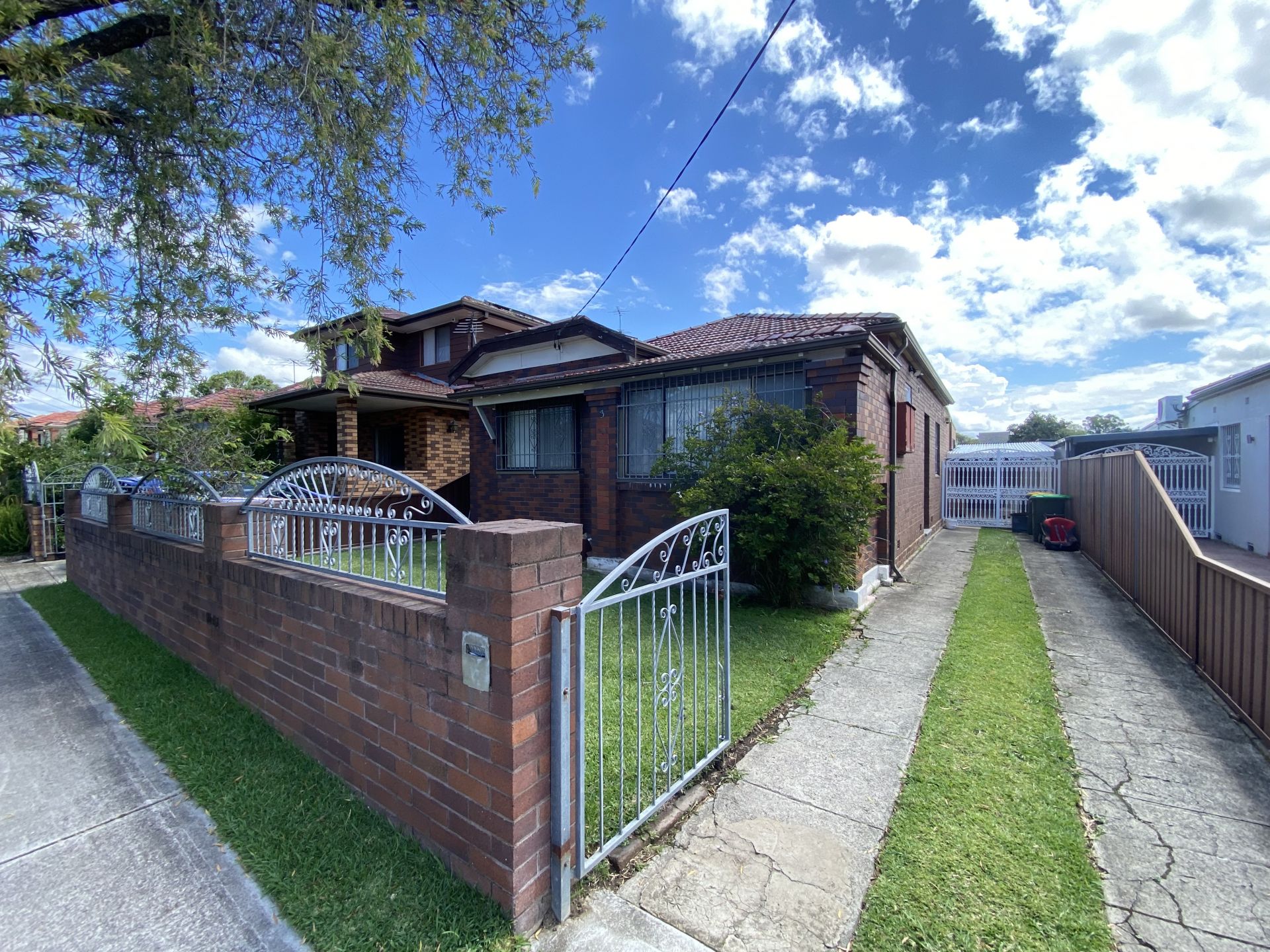 Real Estate For Lease - 3 Tasker Avenue - Clemton Park , NSW
