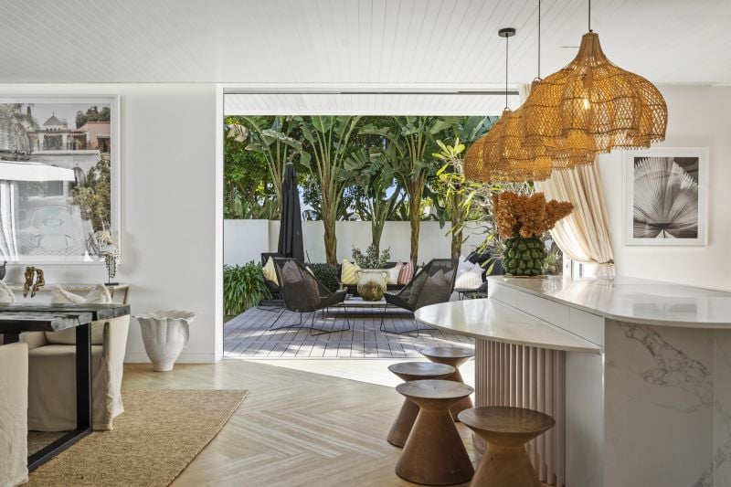 6 Maxime Court, Isle Of Capri | Amir Prestige Group