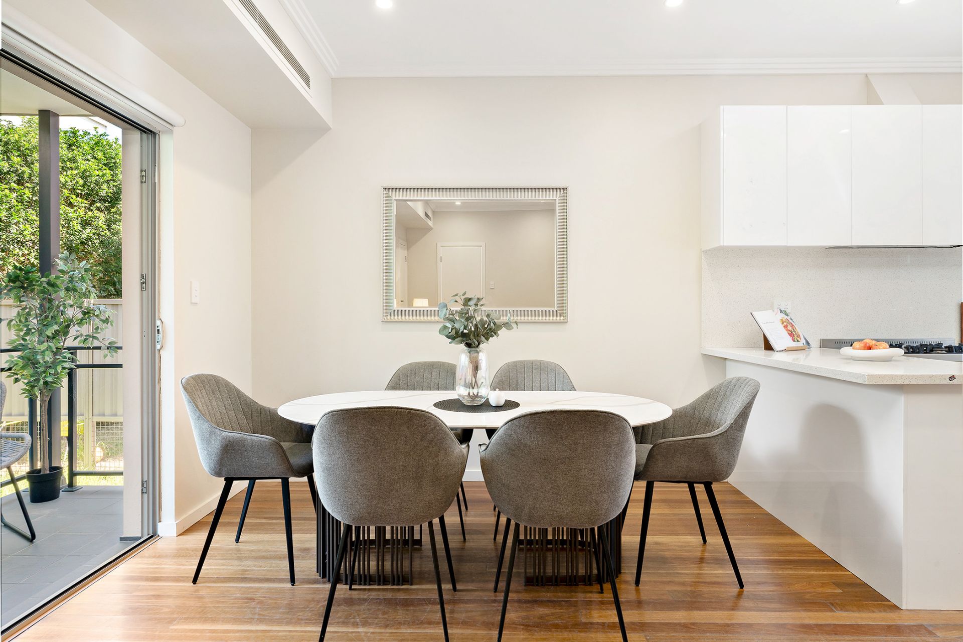 Real Estate For Sale - 2/52 Fontainebleau Street - Sans Souci , NSW