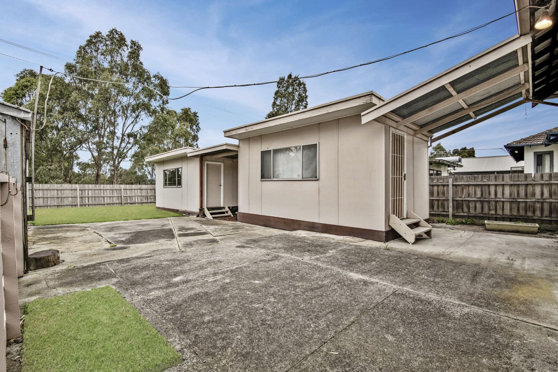 Real Estate For Sale - 10 Autumndale Avenue - Reservoir , VIC