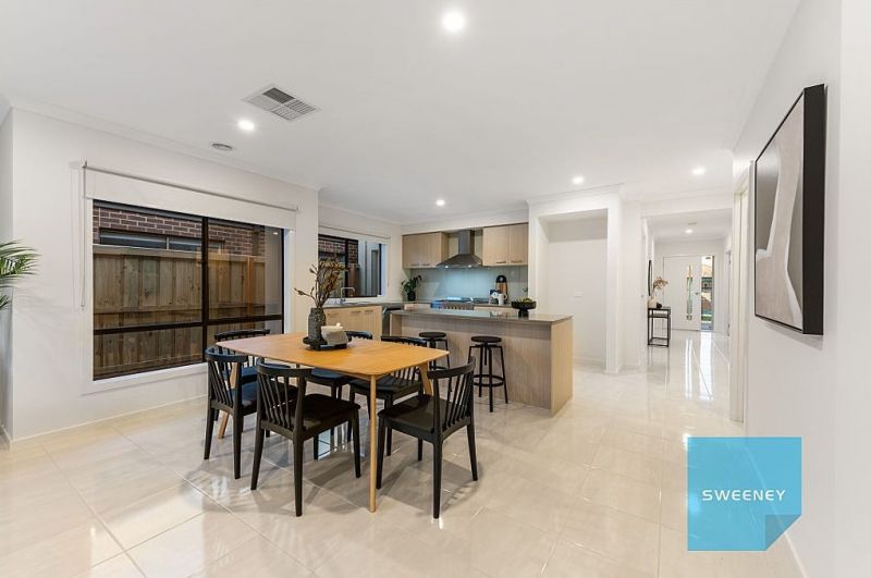 32 Anna Road, FRASER RISE | Sweeney Estate Agents