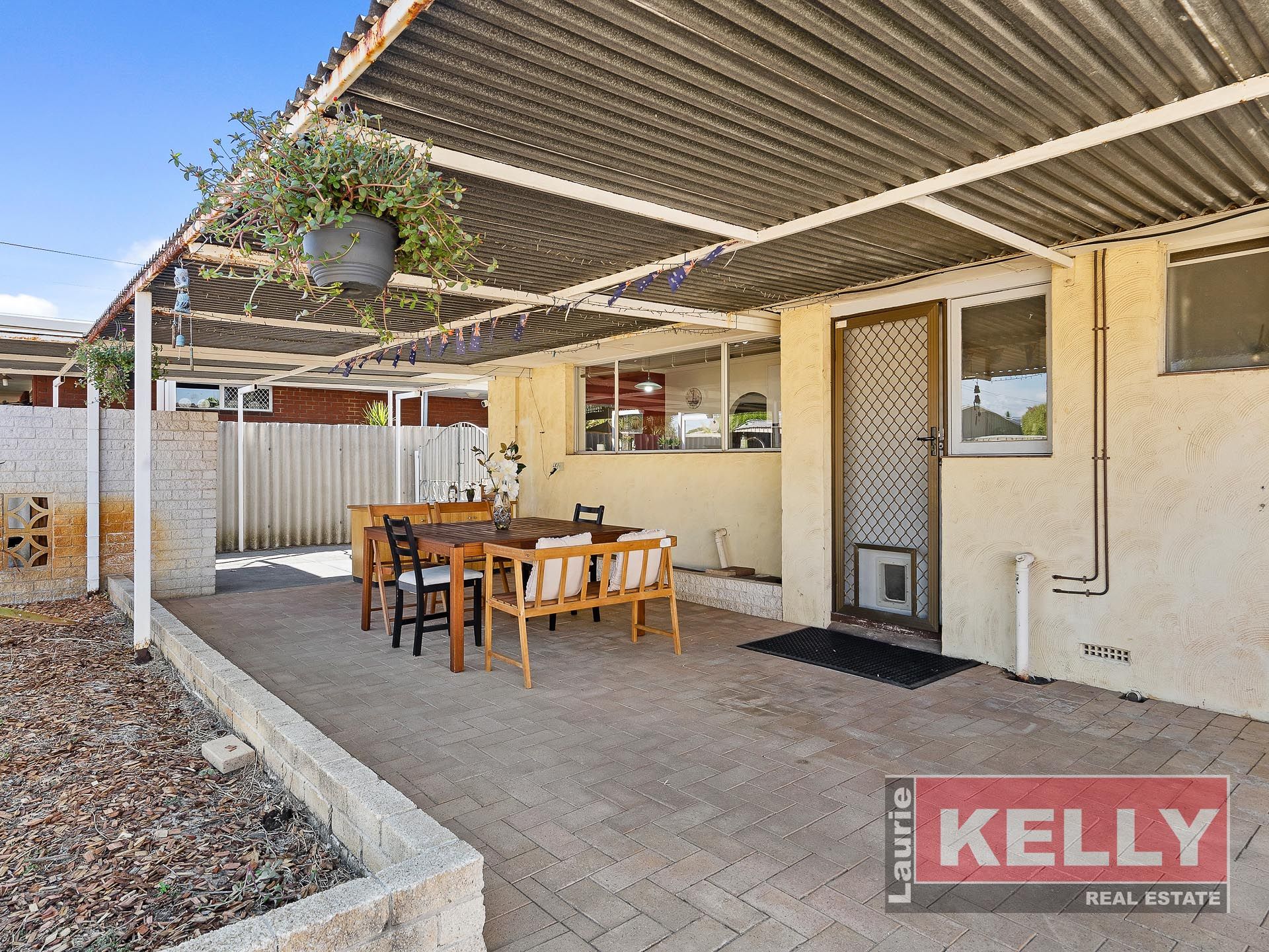 288 Sydenham Street, Cloverdale | Laurie Kelly Real Estate