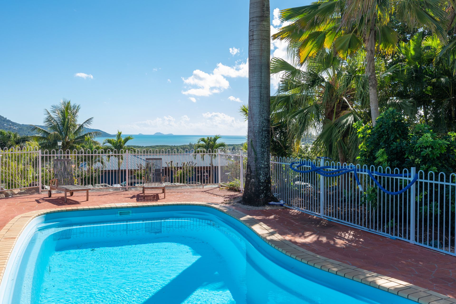 1 Whitehaven Cres, Cannonvale | Taylors Property Specialists