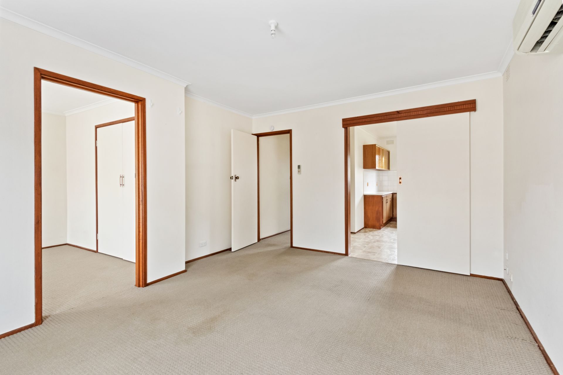 Real Estate For Sale - 2/13 Dumbarton Street - Reservoir , VIC