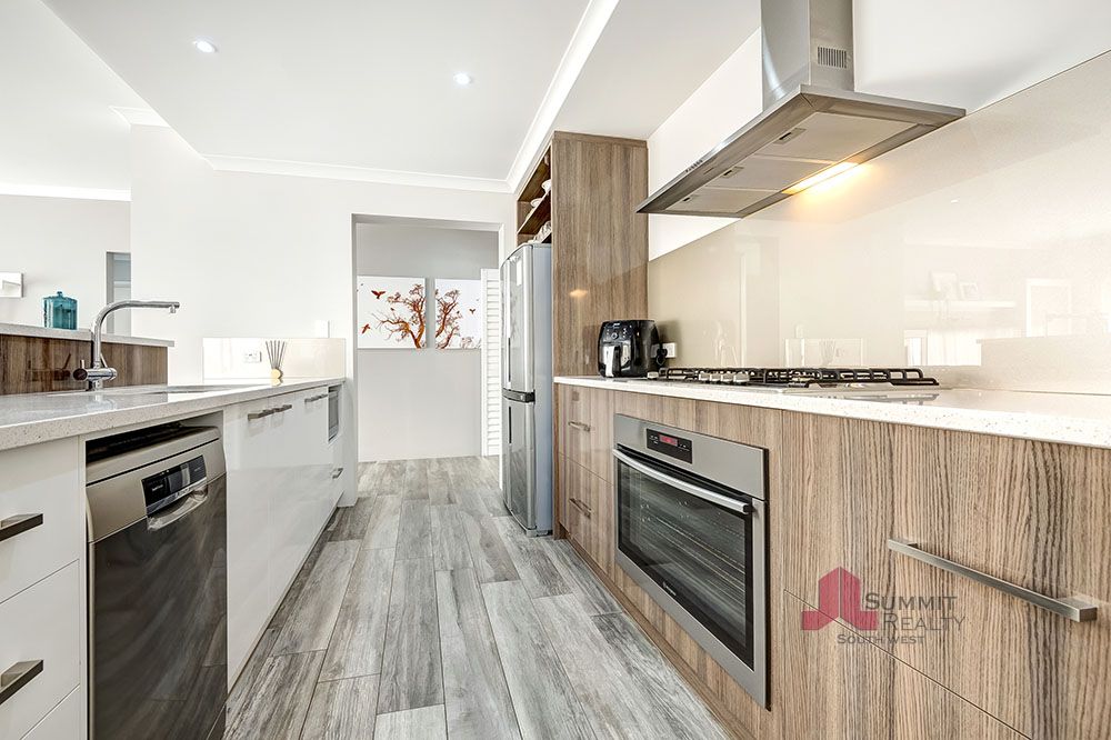 Real Estate For Sale - 5 Lenita Way - Dalyellup , WA