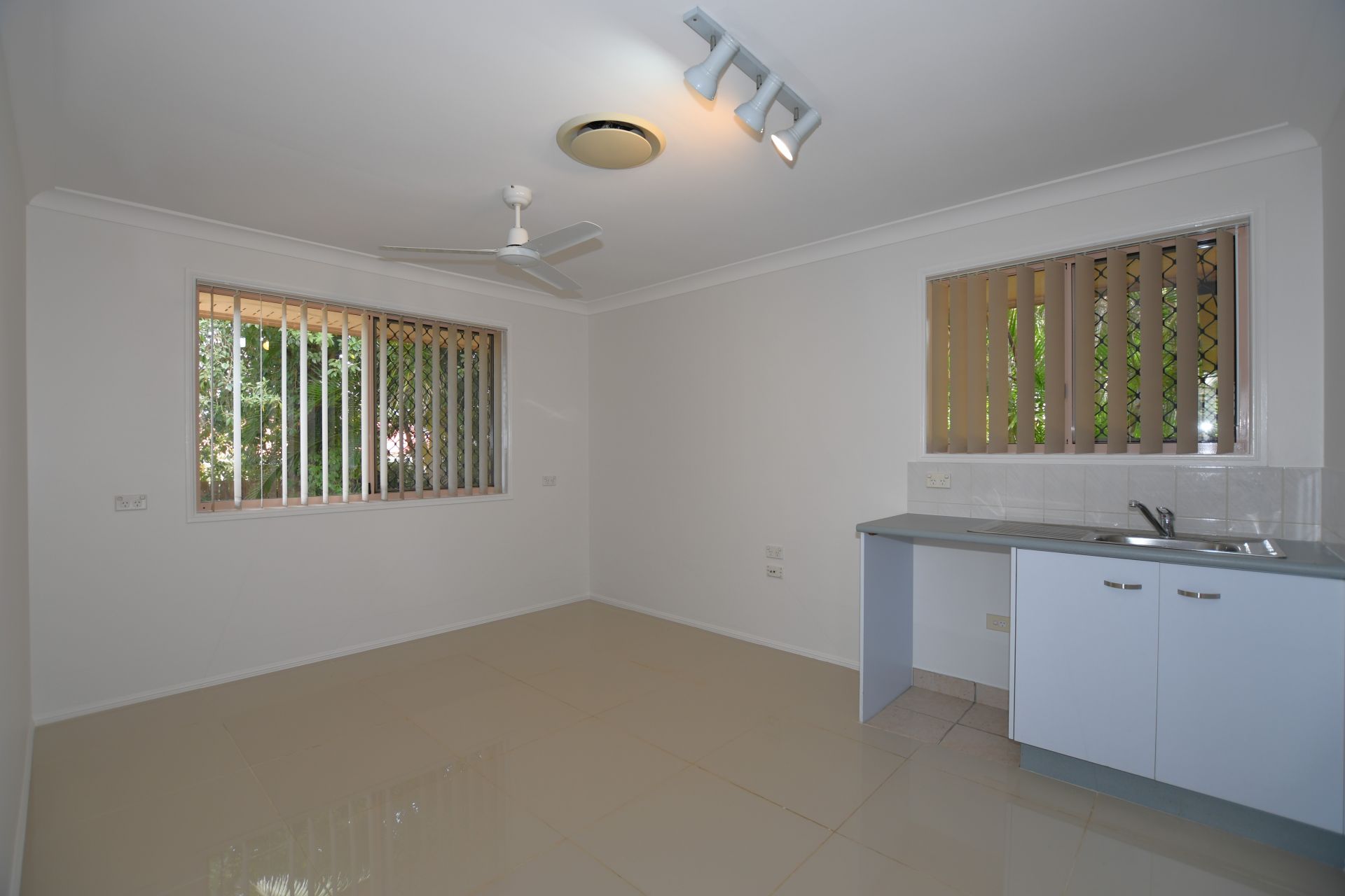 5 Murray Court, KALKIE | Four Walls Realty