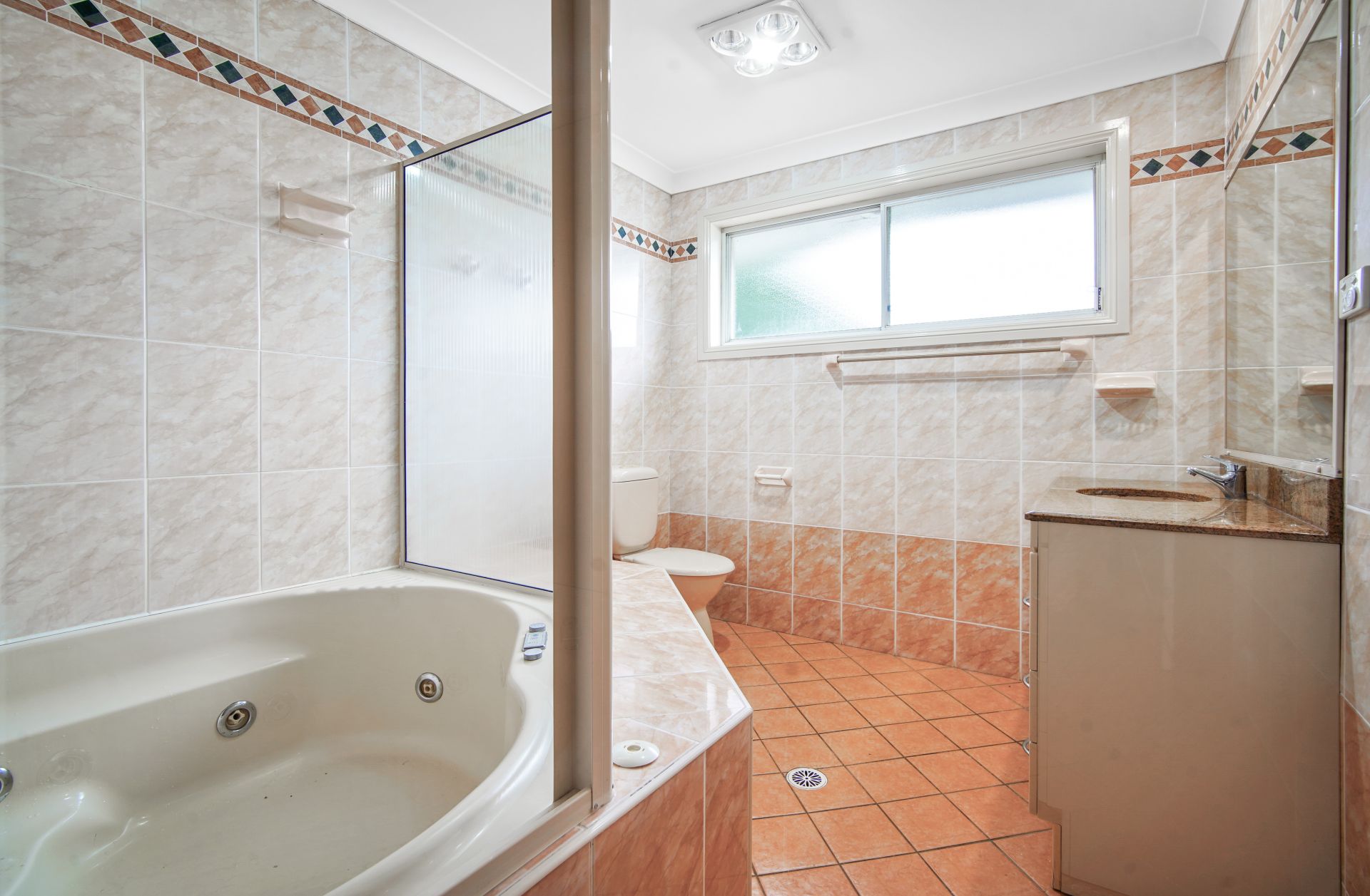 Real Estate For Lease - 4 Colleen Grove - Wollongong , NSW